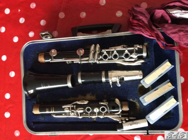 Besson 35 clarinet - Item MI-100701 for sale on SellMyClarinet