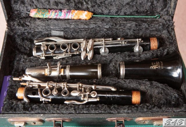 Boosey & Hawkes Regent B-Flat clarinet with Besson mouthpiece - Item MI ...