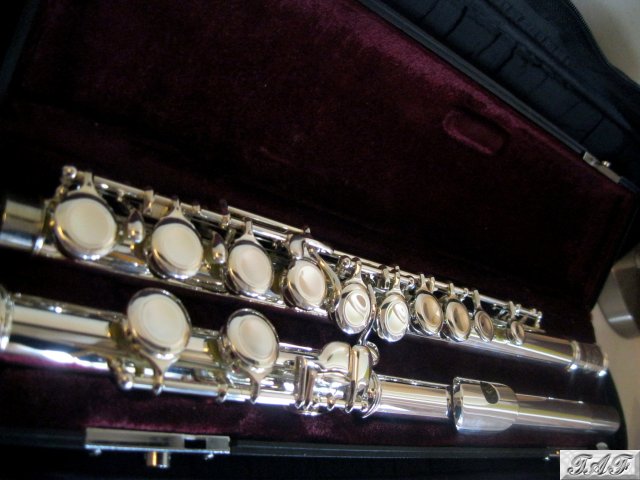 Jupiter JFL-511 Flute - Item MI-100318 for sale on SellMyFlute