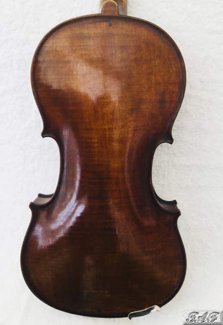 Lions head scroll Violin - Item MI-101066 for sale on SellMyViolin