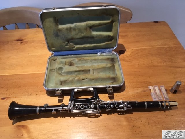 Besson 35 Bb Clarinet with case - Item MI-101008 for sale on SellMyClarinet